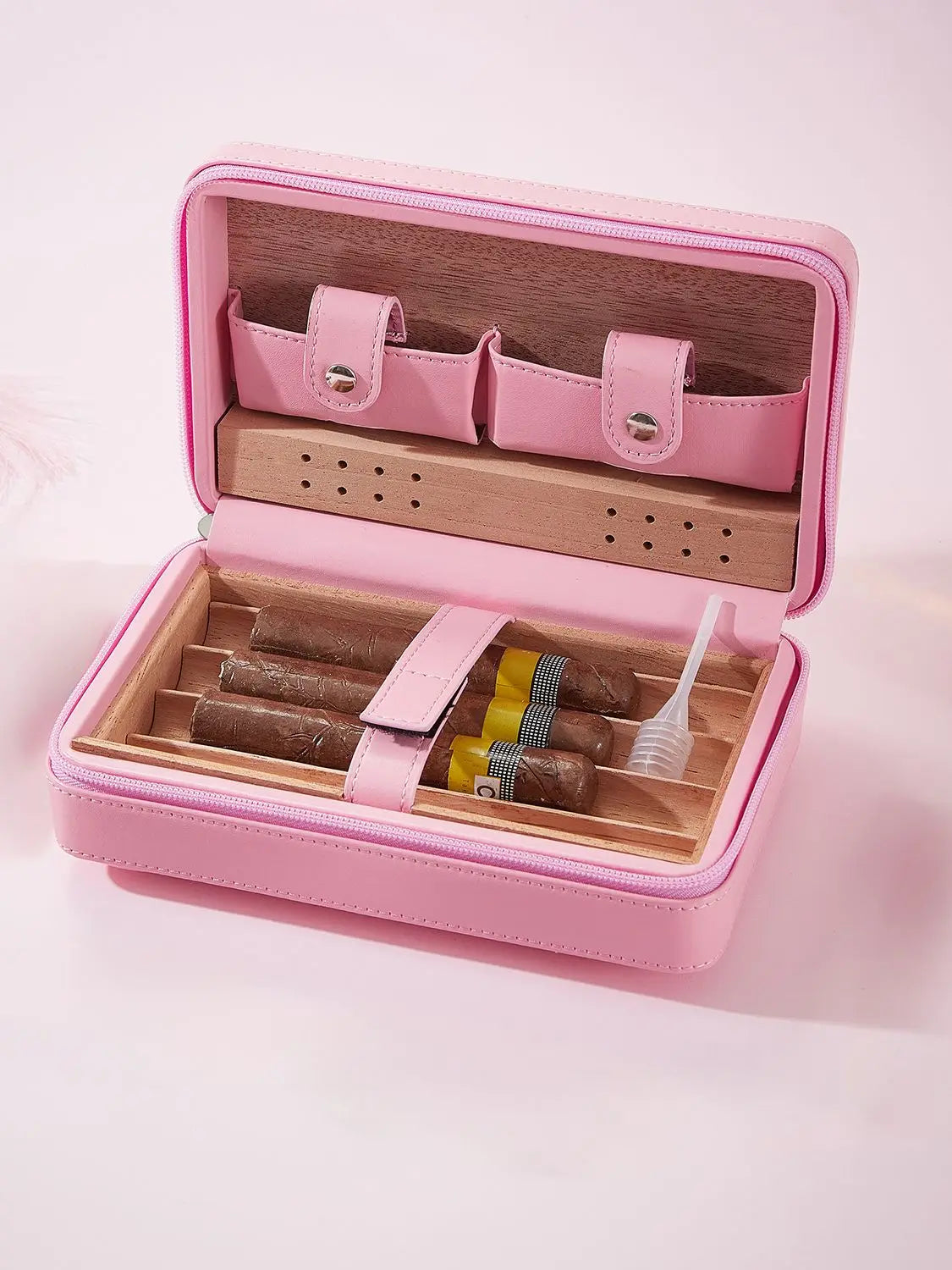 Cedarwood Cigar Case – Portable Leather Cigar Box for 4 Cigars, Humido ...